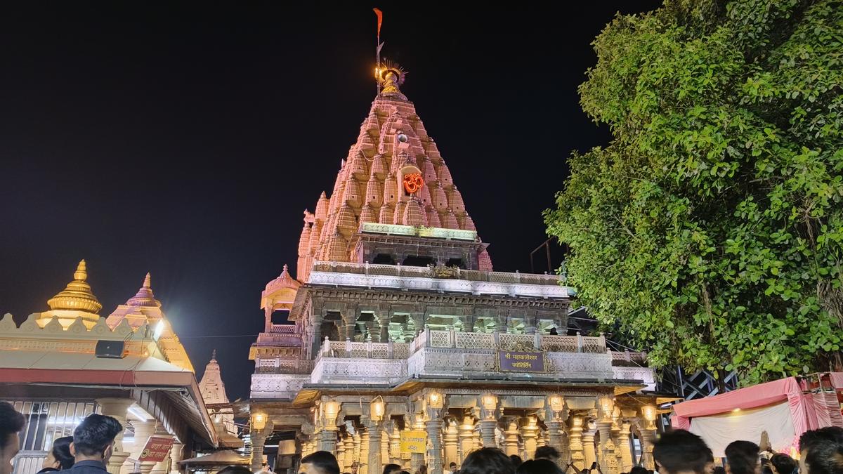 Supreme Court declines plea against VIP darshan at Mahakal temple ...