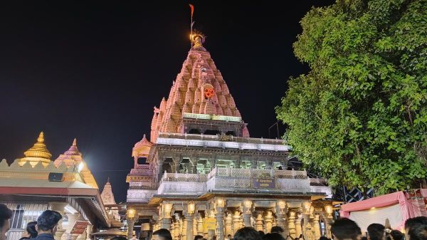 Supreme Court declines plea against VIP darshan at Mahakal temple ...